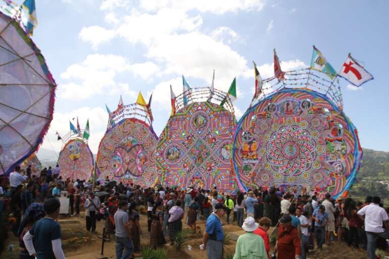 Barriletes es arte, color y misticismo | CulturaGuate